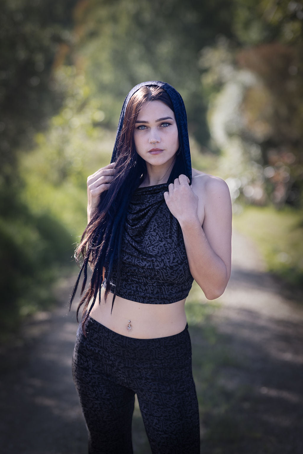Cobra Hood Top Dark Grey Arabika – WILD FIBRES